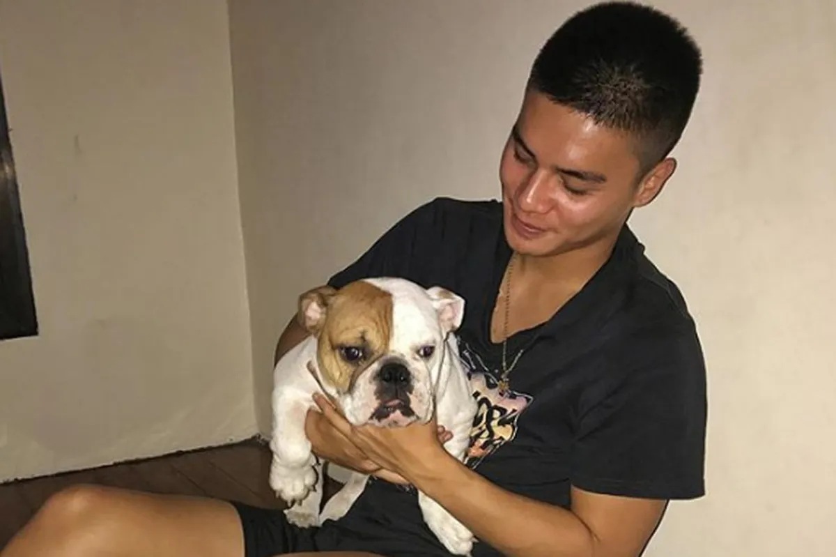 Ronnie Alonte, ipinakita ang mga regalo ni Loisa sa kanya | ABS-CBN ...