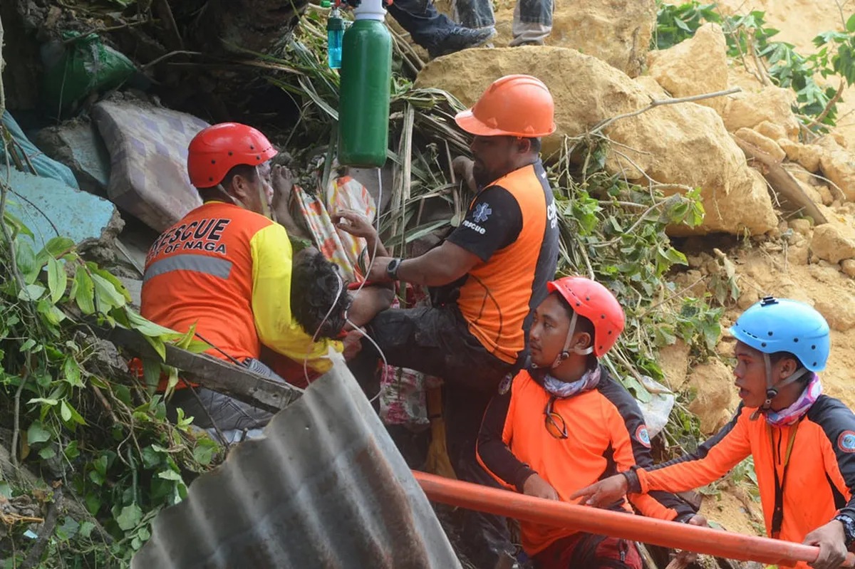 At least 21 dead, 74 missing in Naga, Cebu landslide | ABS-CBN News