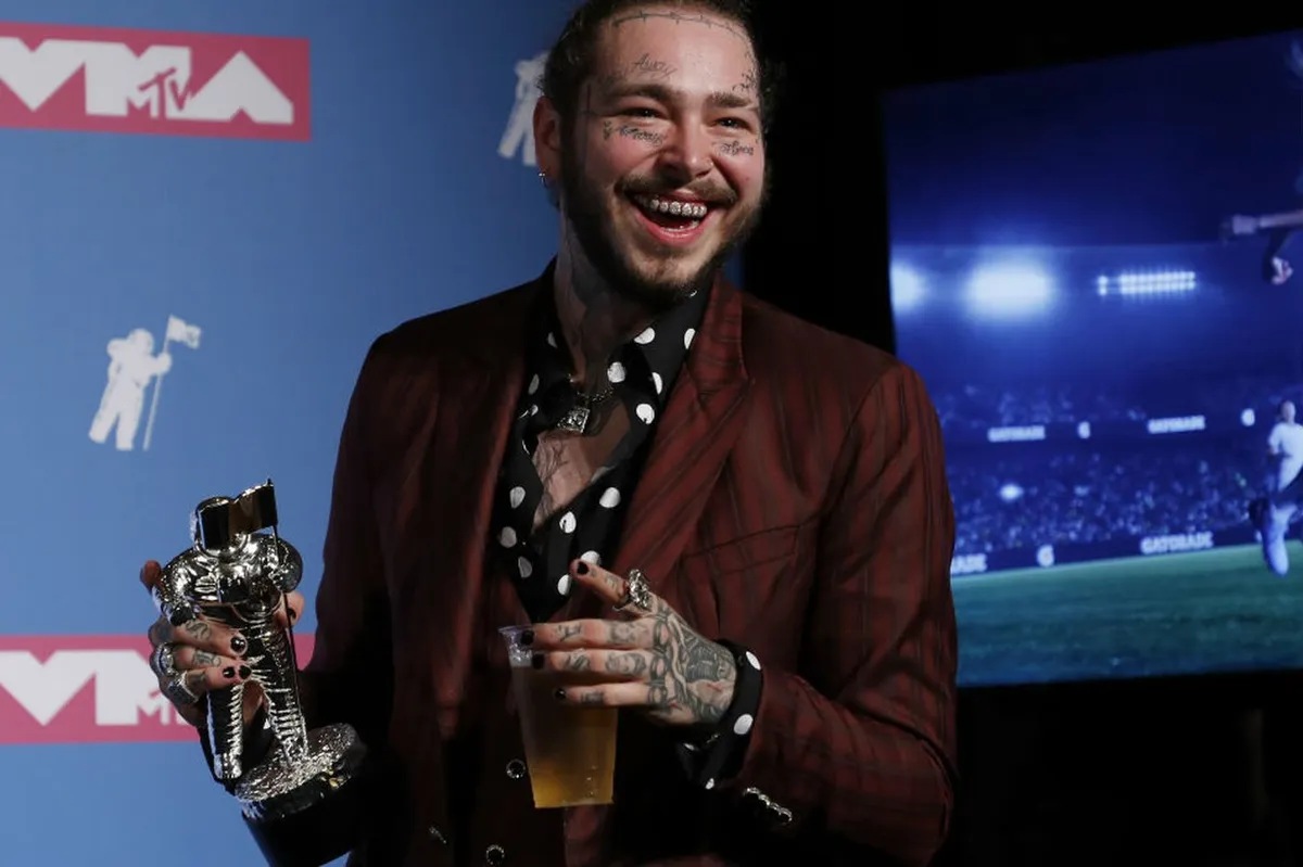 Plane carrying US rapper forced to make emergency landing | ABS-CBN