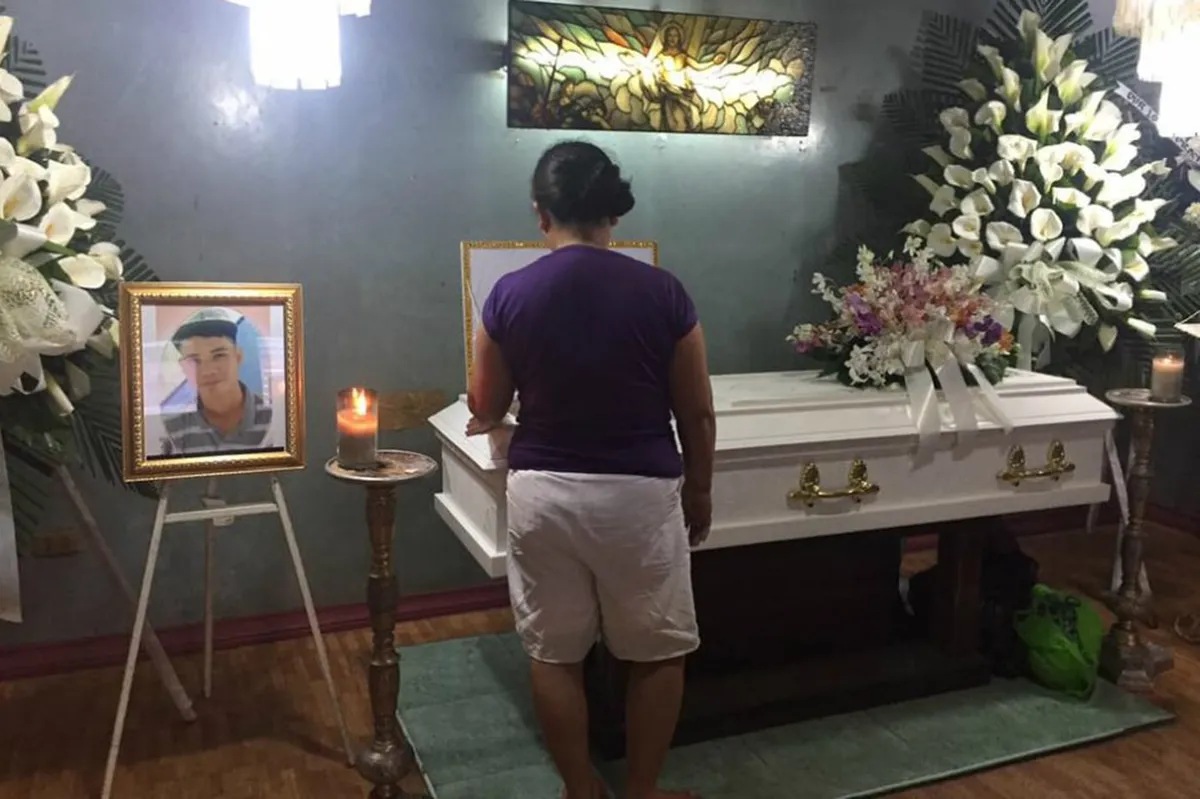 Lalaki, patay sa pananaksak ng holdaper | ABS-CBN News Lalaki, patay sa pananaksak ng holdaper | ABS-CBN News