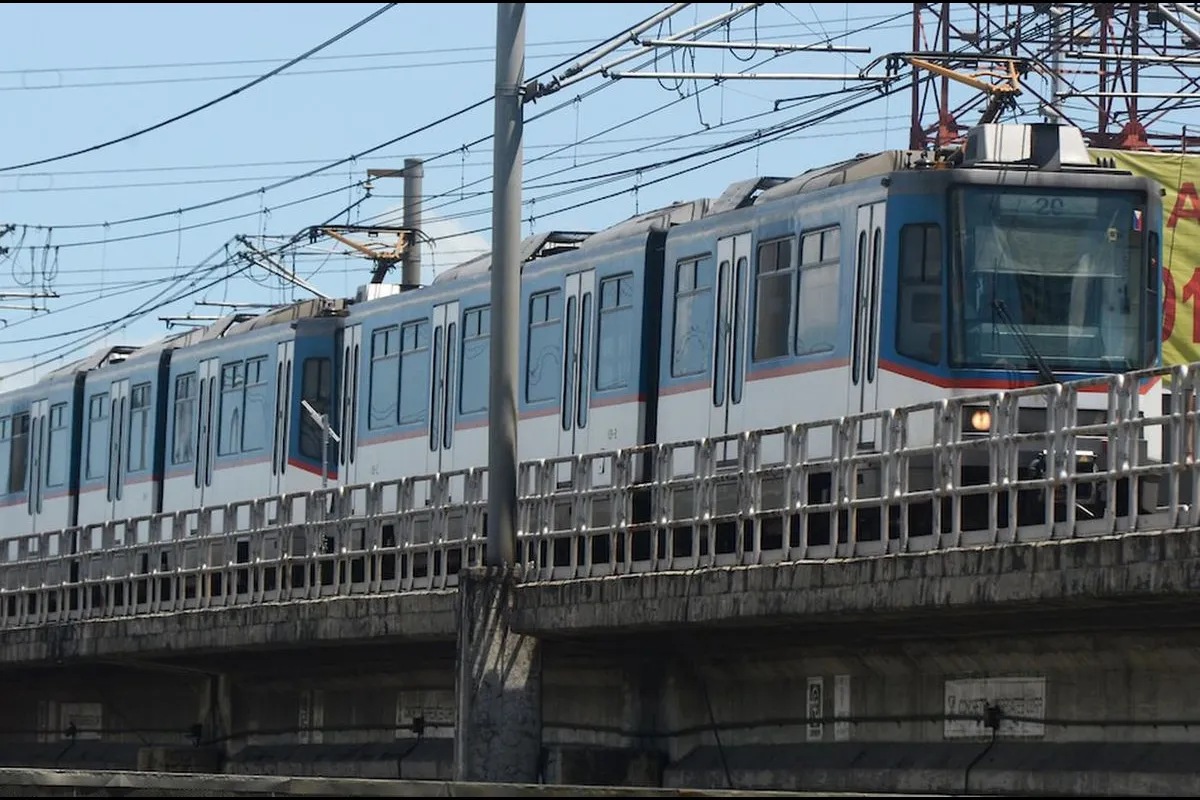 Senior citizens to get free MRT, LRT-2 rides for one week | ABS-CBN News