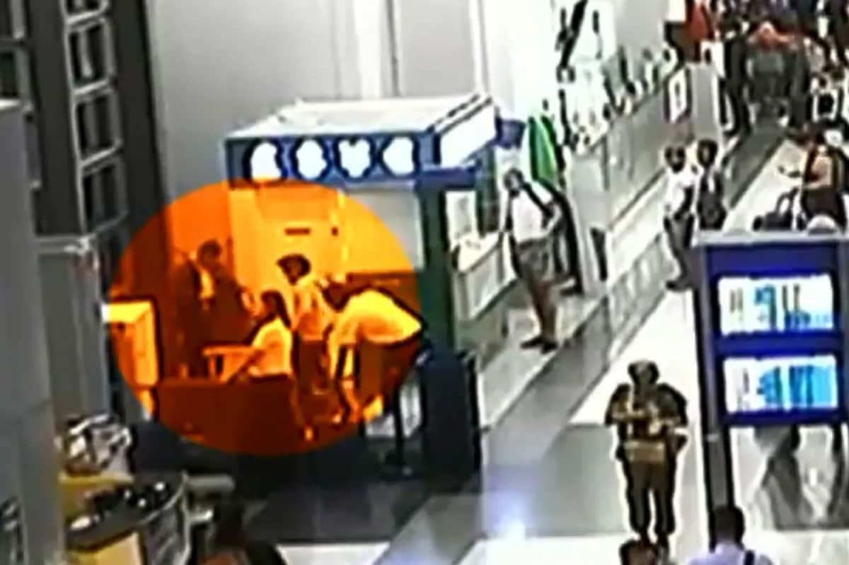 SAPUL SA CCTV: Pagbukas ng NAIA 'screener' sa bag ng pasahero | ABS-CBN ... SAPUL SA CCTV: Pagbukas ng NAIA 'screener' sa bag ng pasahero | ABS-CBN ...