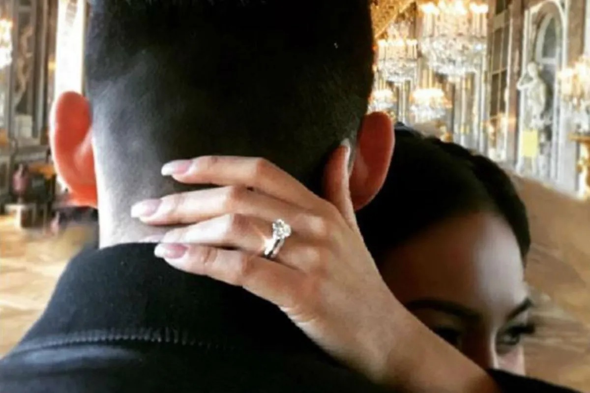 She said yes! 'Kapitan Boom' Jon Avila gets engaged | ABS-CBN Entertainment