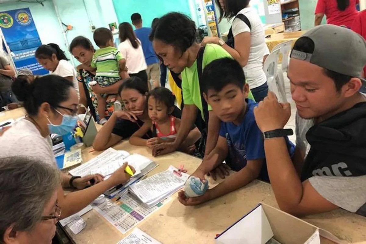 Libreng bakuna laban sa rabies, itinigil sa Bacolod | ABS-CBN News