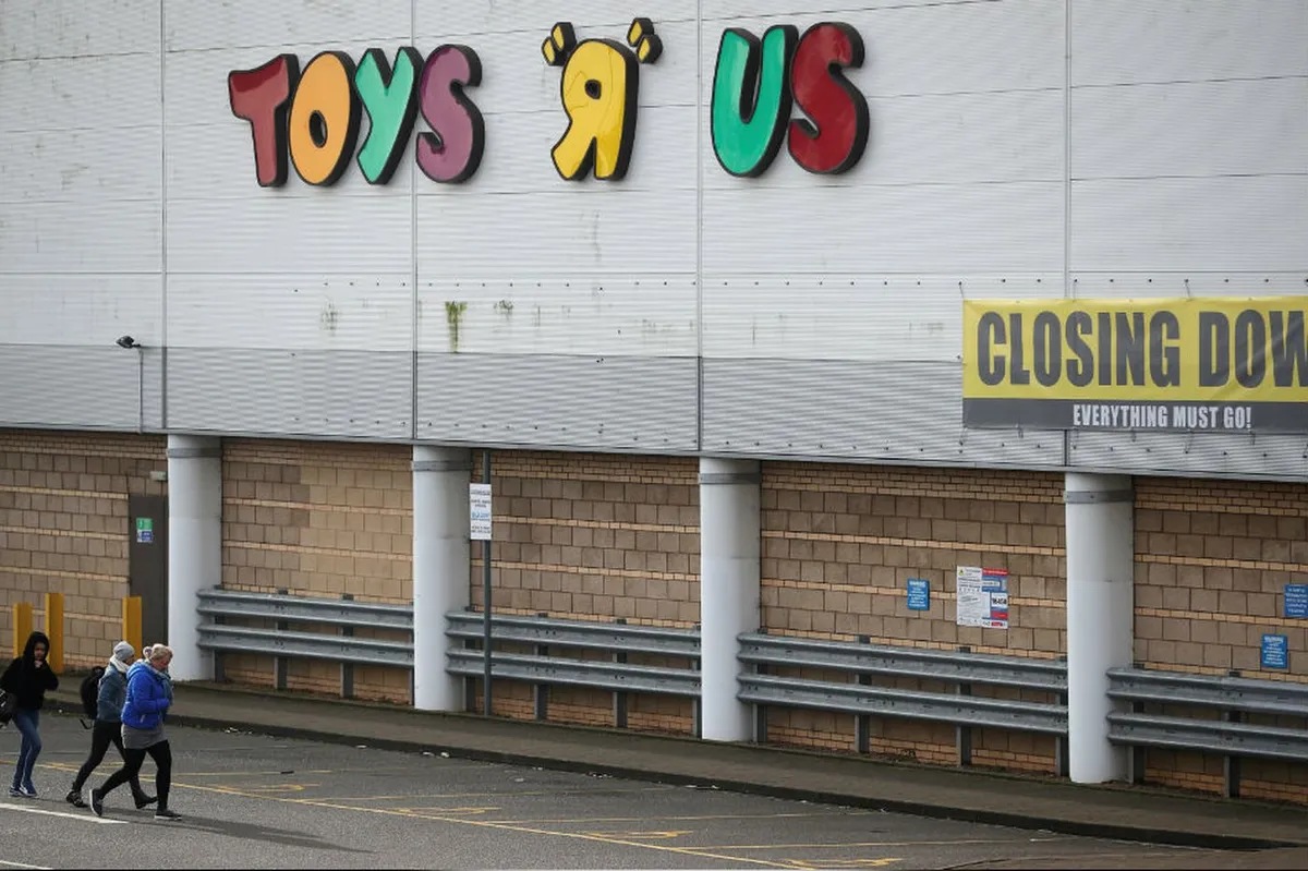 Toys R Us founder dies as iconic retail chain folds | ABS-CBN News