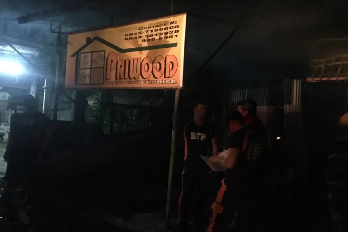 Sunog sumiklab sa isang furniture shop sa QC | ABS-CBN News