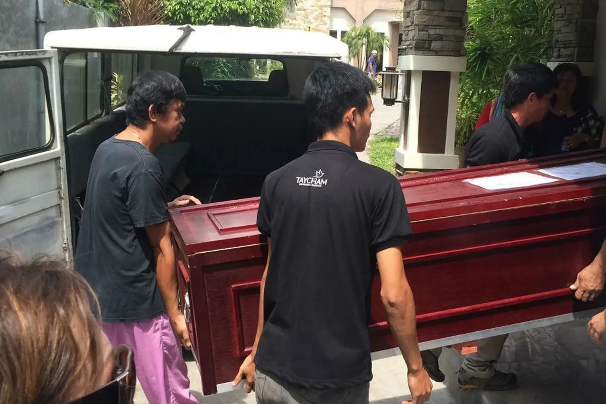 Labi ng OFW na namatay sa Saudi, naiuwi na | ABS-CBN Labi ng OFW na namatay sa Saudi, naiuwi na | ABS-CBN