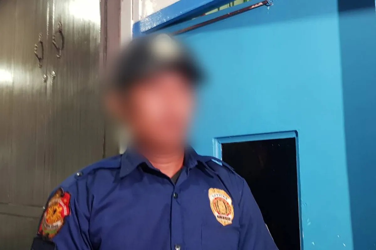 Lalaking nagpanggap na pulis, arestado | ABS-CBN News