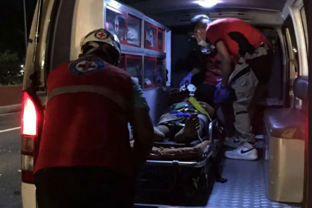 Motorsiklo, na-hit-and-run ng van sa Roxas Boulevard | ABS-CBN News