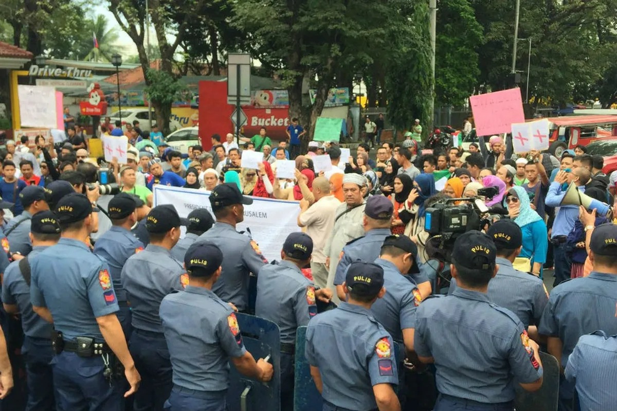 Pahayag ni Trump sa Herusalem gulo ang idudulot, ayon sa mga Pinoy na ...