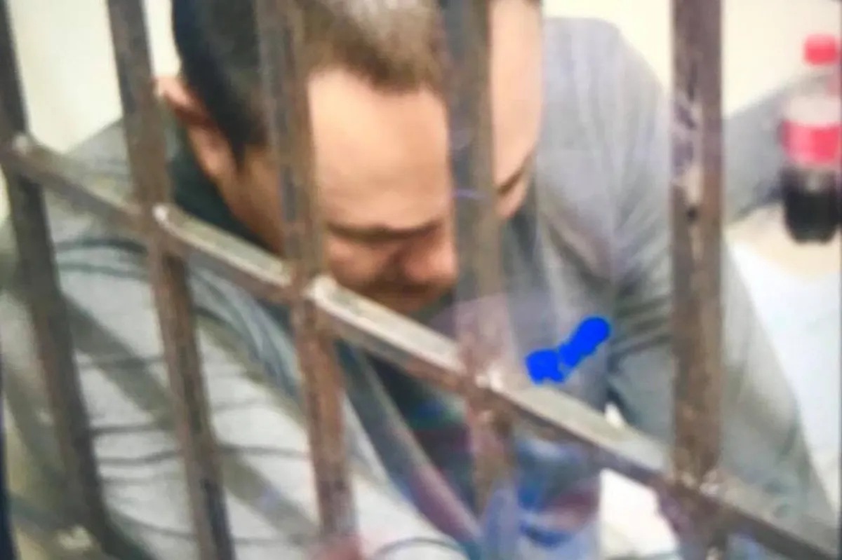 Lalaking 'doble-kara' arestado sa pangingikil | ABS-CBN News