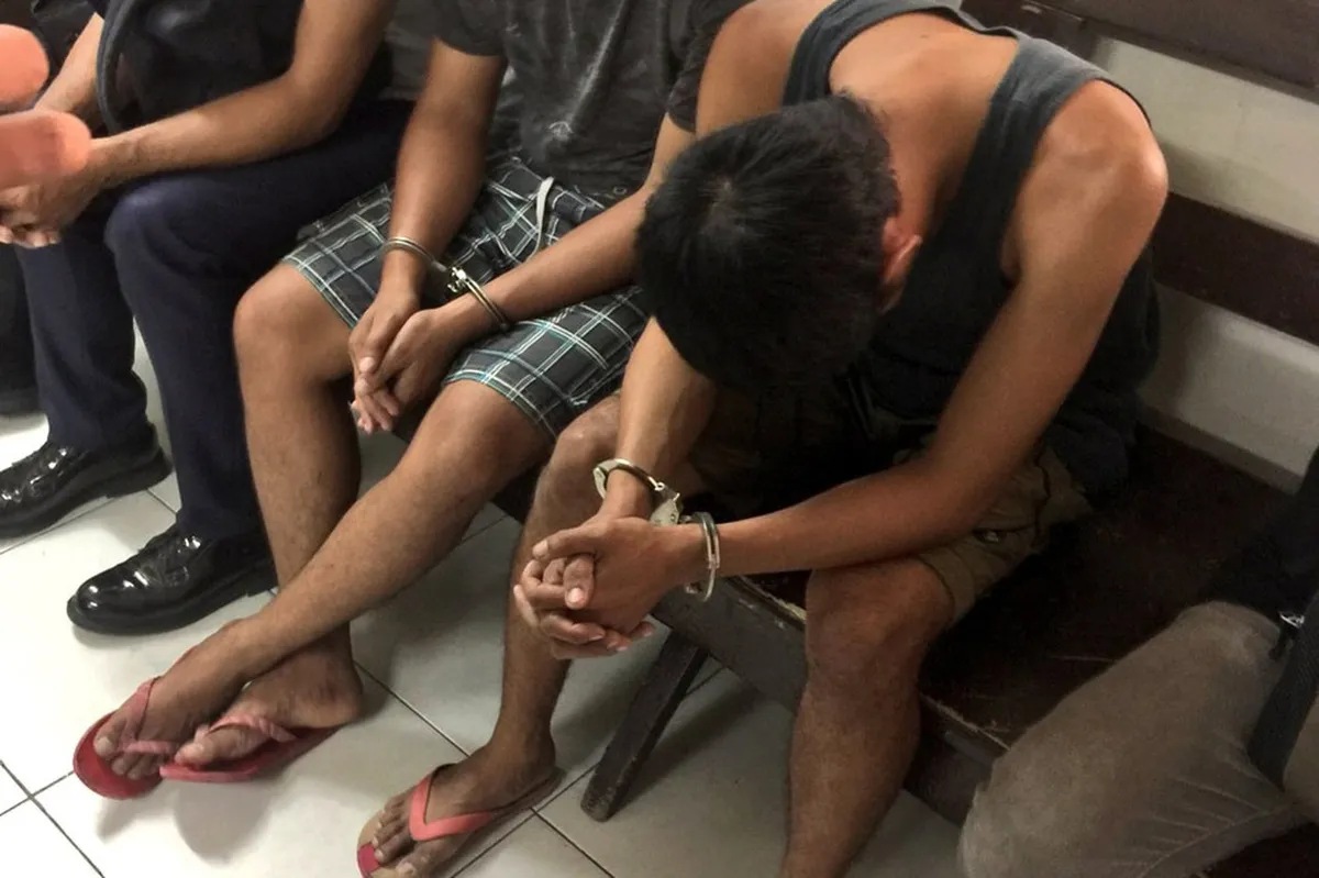 2 'guwardiya' sa Taguig, nahulihan ng mga baril at bala | ABS-CBN News