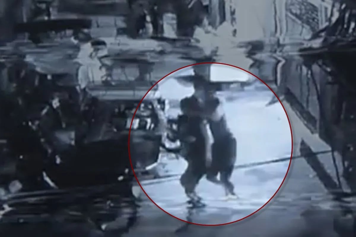 SAPUL SA CCTV: Lalaki, nanuntok ng babae; sanggol damay | ABS-CBN News SAPUL SA CCTV: Lalaki, nanuntok ng babae; sanggol damay | ABS-CBN News