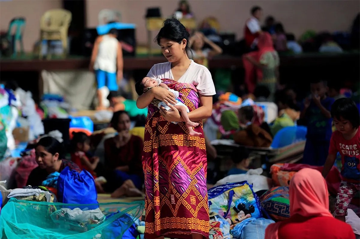 A year after the war, displaced Marawi children still 'at risk ...
