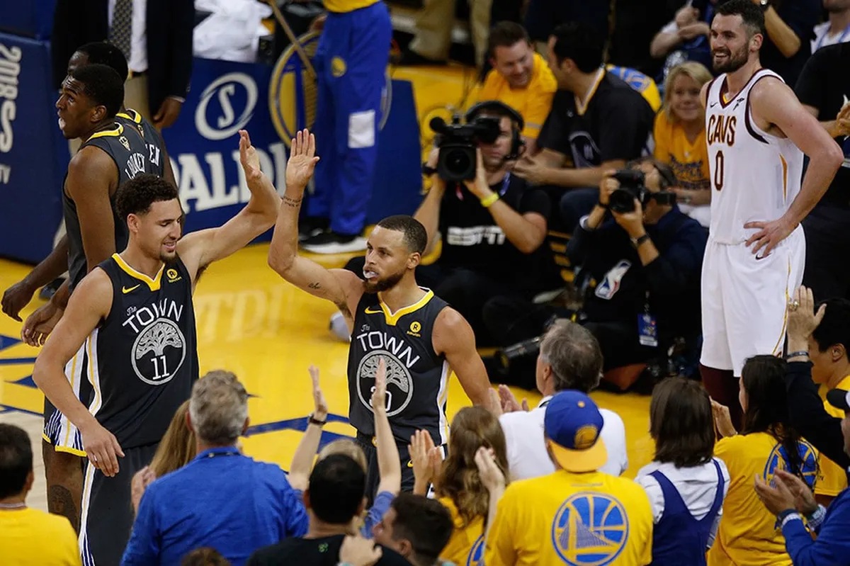 Watch Steph Curry splash an NBA Finals record 9 3-pointers in Game 2 | ABS-CBN Sports
