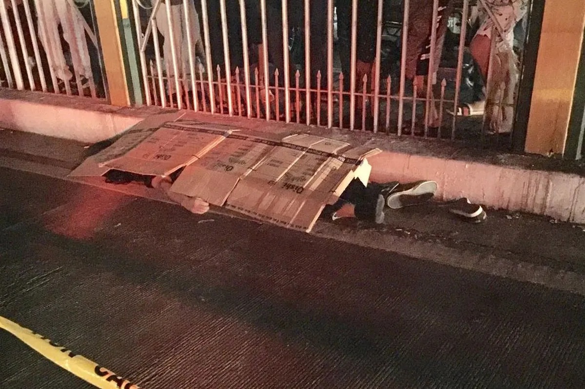 Bangkay ng lalaki, itinapon sa Parañaque | ABS-CBN News Bangkay ng lalaki, itinapon sa Parañaque | ABS-CBN News