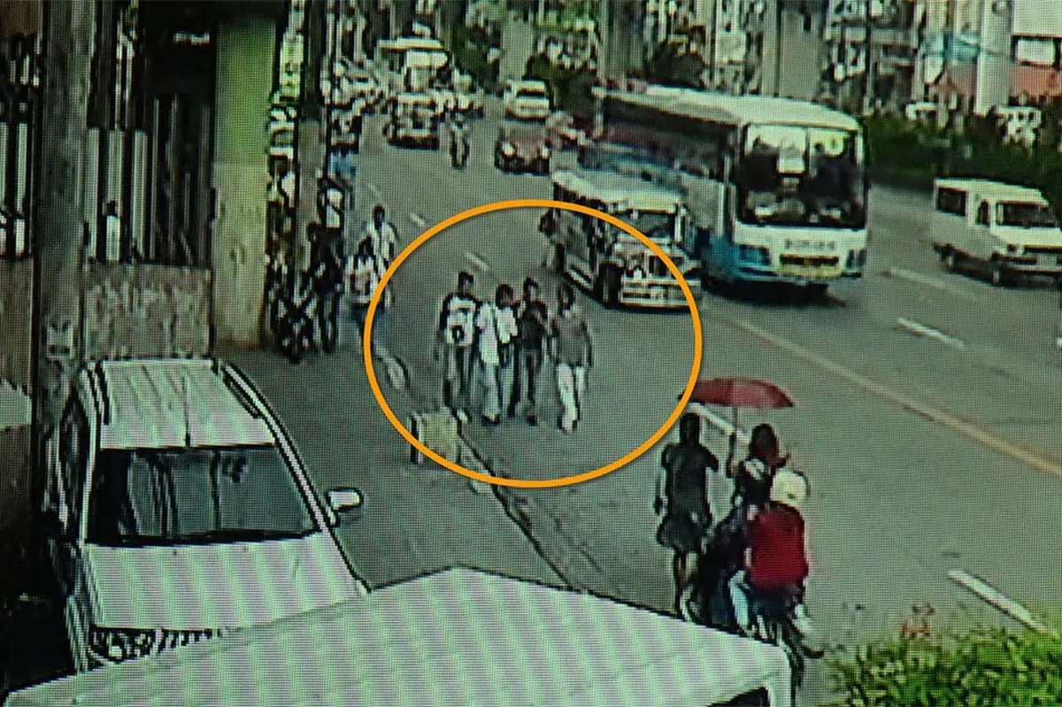 Lalaking kaluluwas lang sa Maynila, nabiktima ng budol-budol sa kalsada ... Lalaking kaluluwas lang sa Maynila, nabiktima ng budol-budol sa kalsada ...