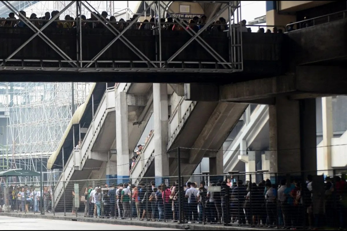 Pagsasaayos sa MRT-3, posibleng abutin ng 2 taon | ABS-CBN News Pagsasaayos sa MRT-3, posibleng abutin ng 2 taon | ABS-CBN News