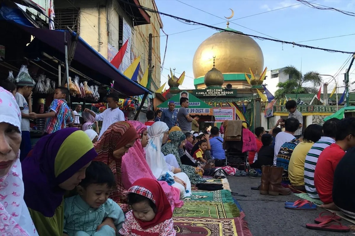 Tákot sa pagsapit ng Ramadan: Seguridad hiling ng mga Muslim sa Quiapo ... Tákot sa pagsapit ng Ramadan: Seguridad hiling ng mga Muslim sa Quiapo ...