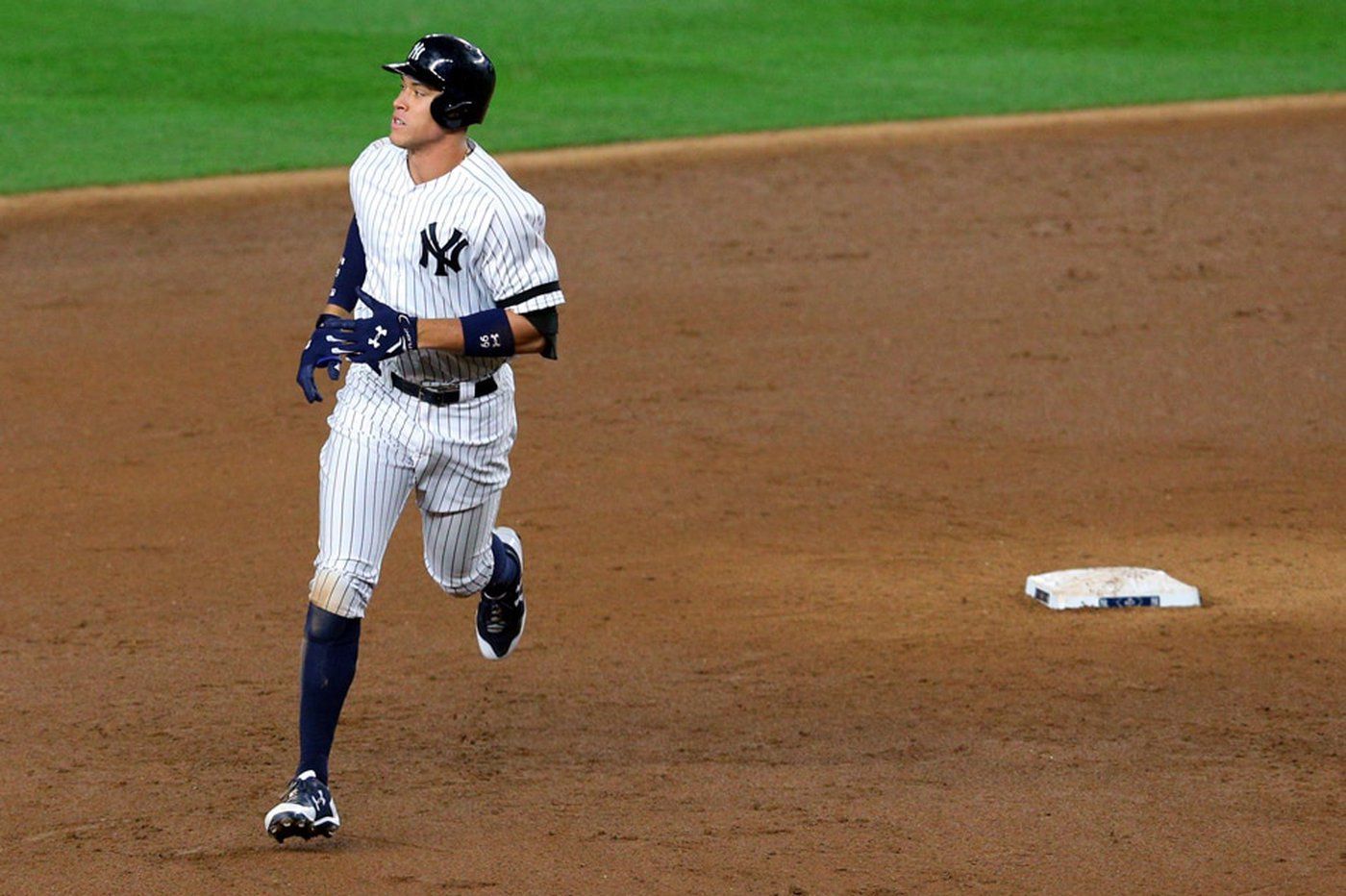 Baseball: Judge gets Yankees back in ALCS in 8-1 rout | ABS-CBN Sports