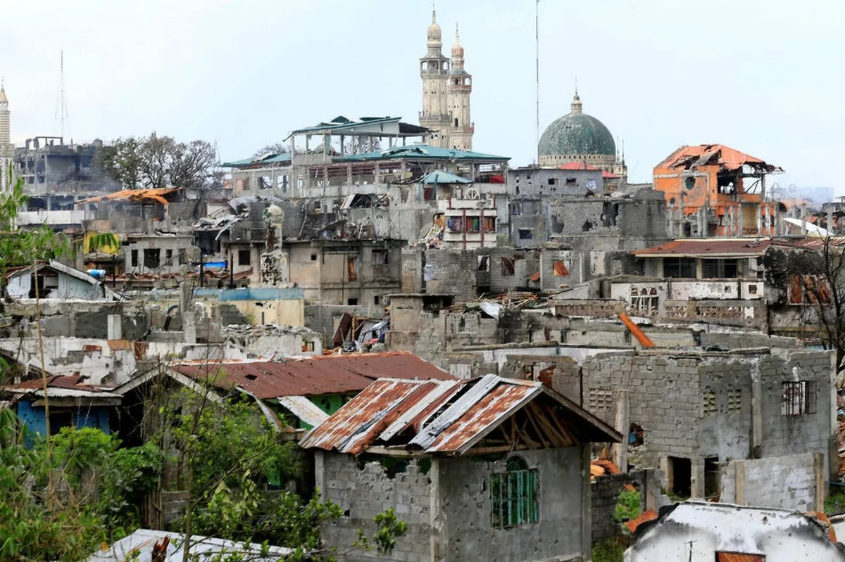 Ilang PNP official, bumisita sa mga pulis sa Marawi | ABS-CBN News