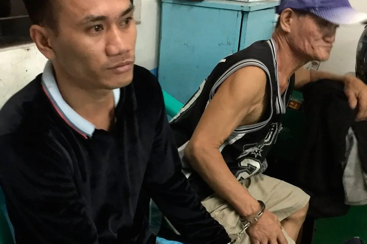 Lalaking may baril, nagwala; ama, naglabas ng espada | ABS-CBN News