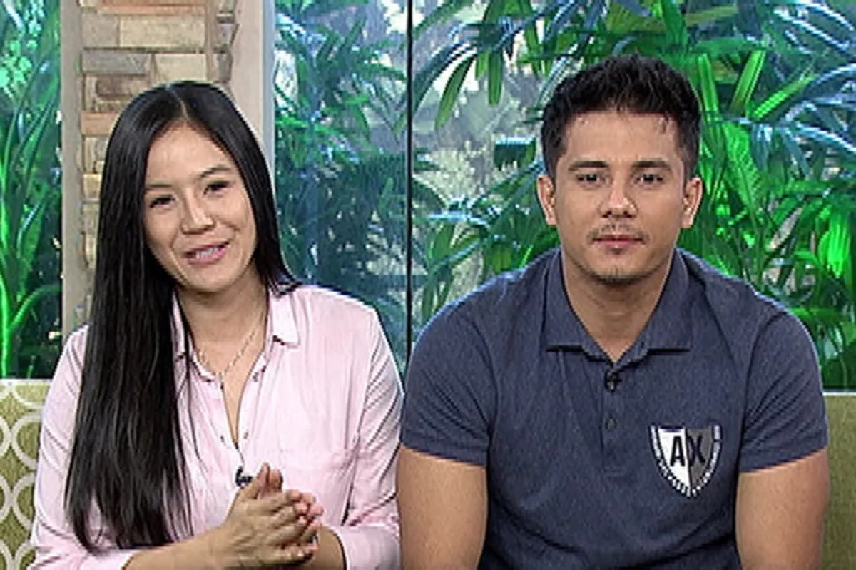 Ejay at Ritz, sumabak sa 'Mukha Mo' challenge ng 'UKG' | ABS-CBN Entertainment