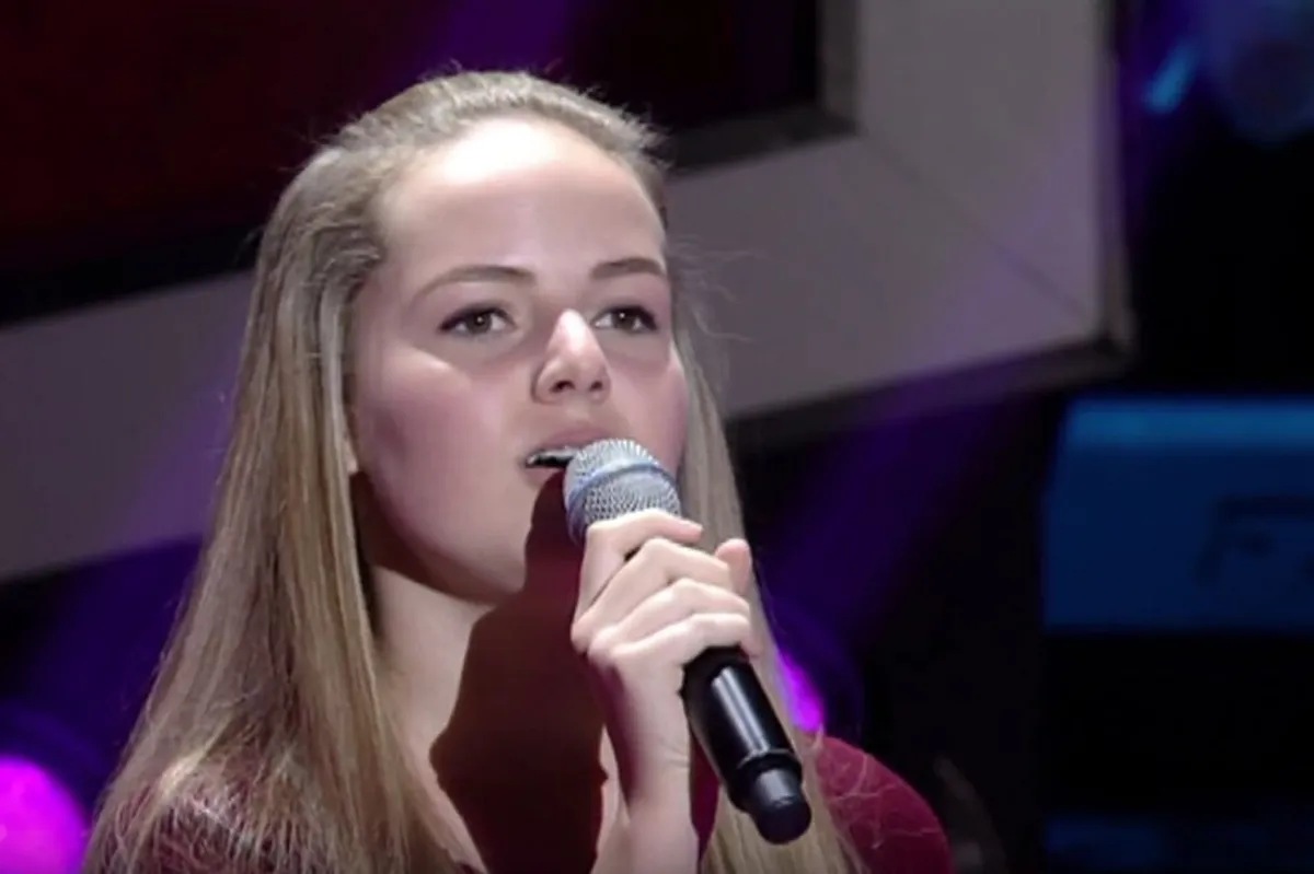 WATCH: English lass is latest 'Voice Teens' 4-chair turner | ABS-CBN ...