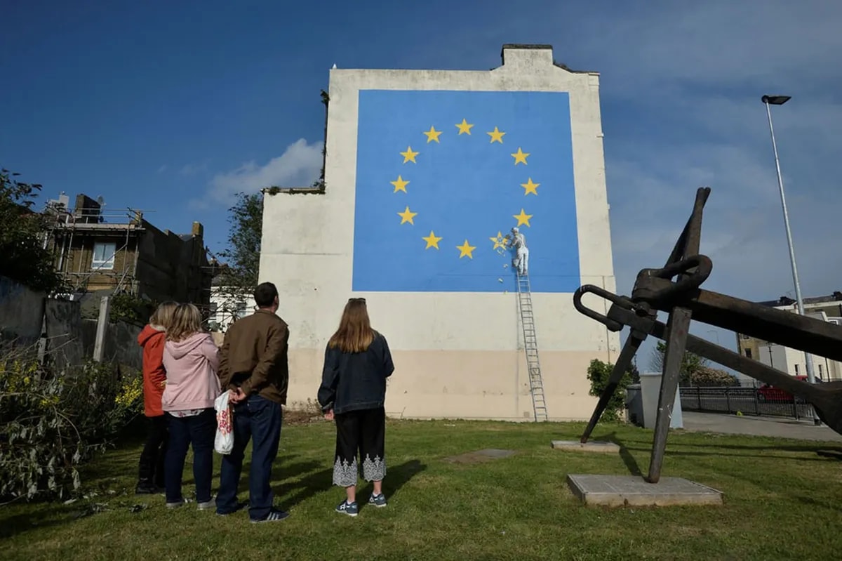 Street artist Banksy tackles Brexit in Dover mural | ABS-CBN Lifestyle