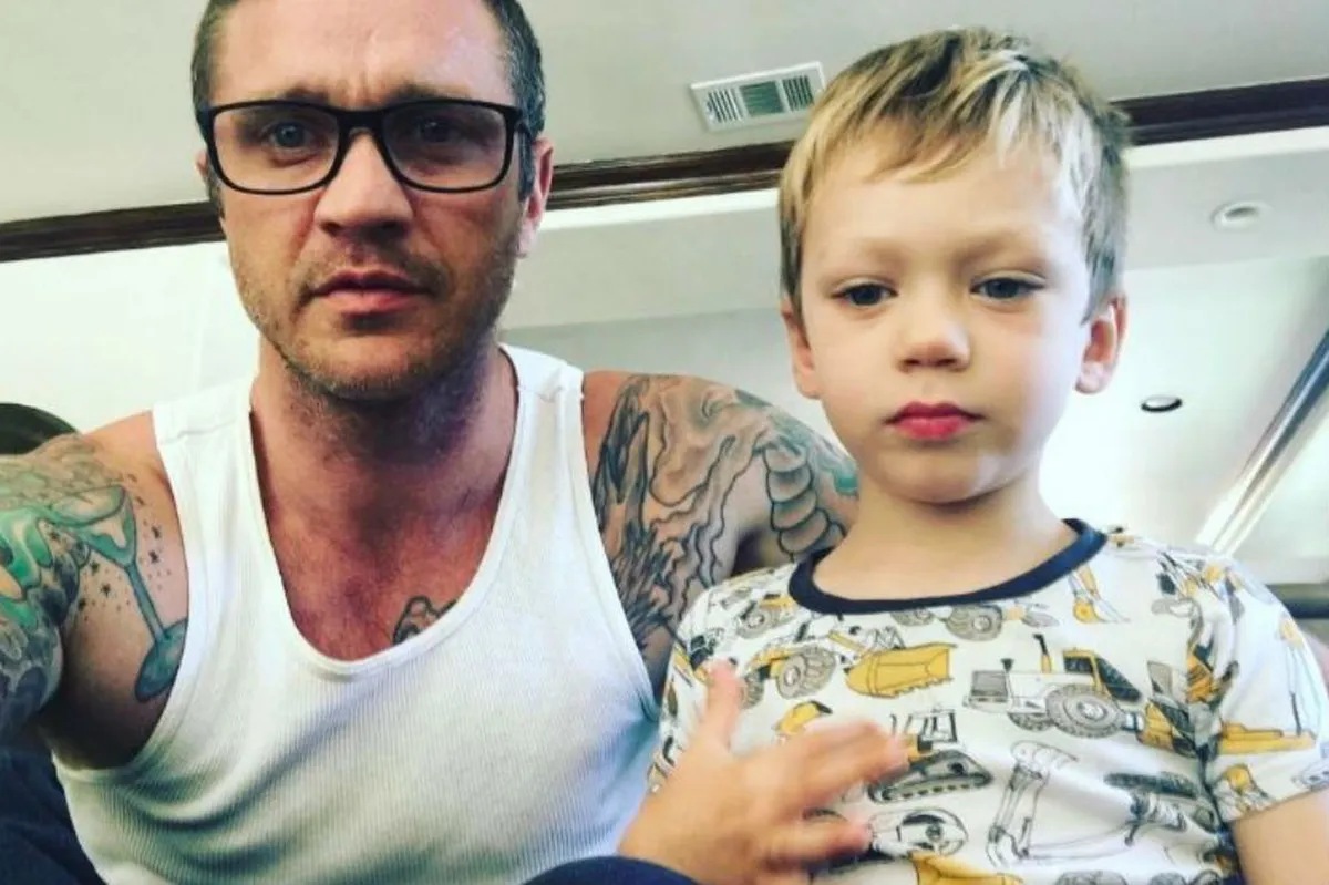 'Casper' actor Devon Sawa calls Devon Seron 'absolutely beautiful ...