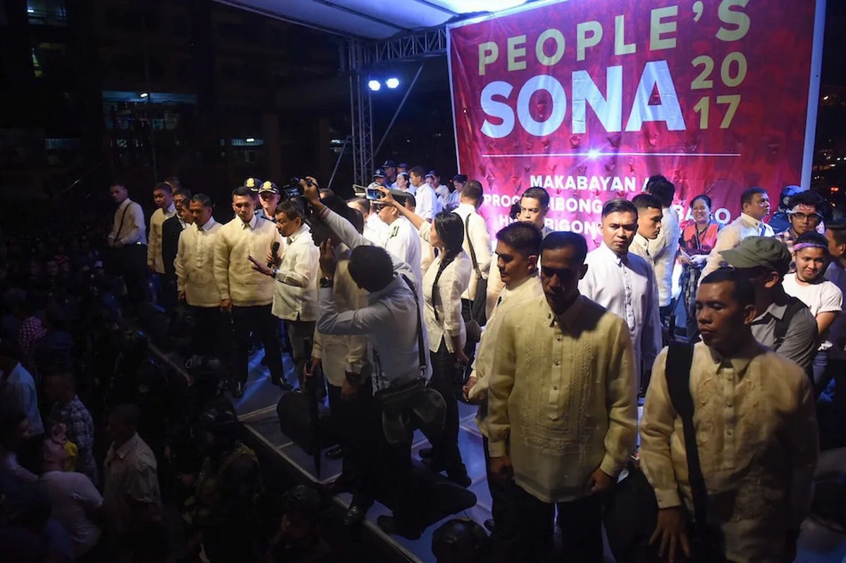 Duterte confronts militants at SONA rally | ABS-CBN News