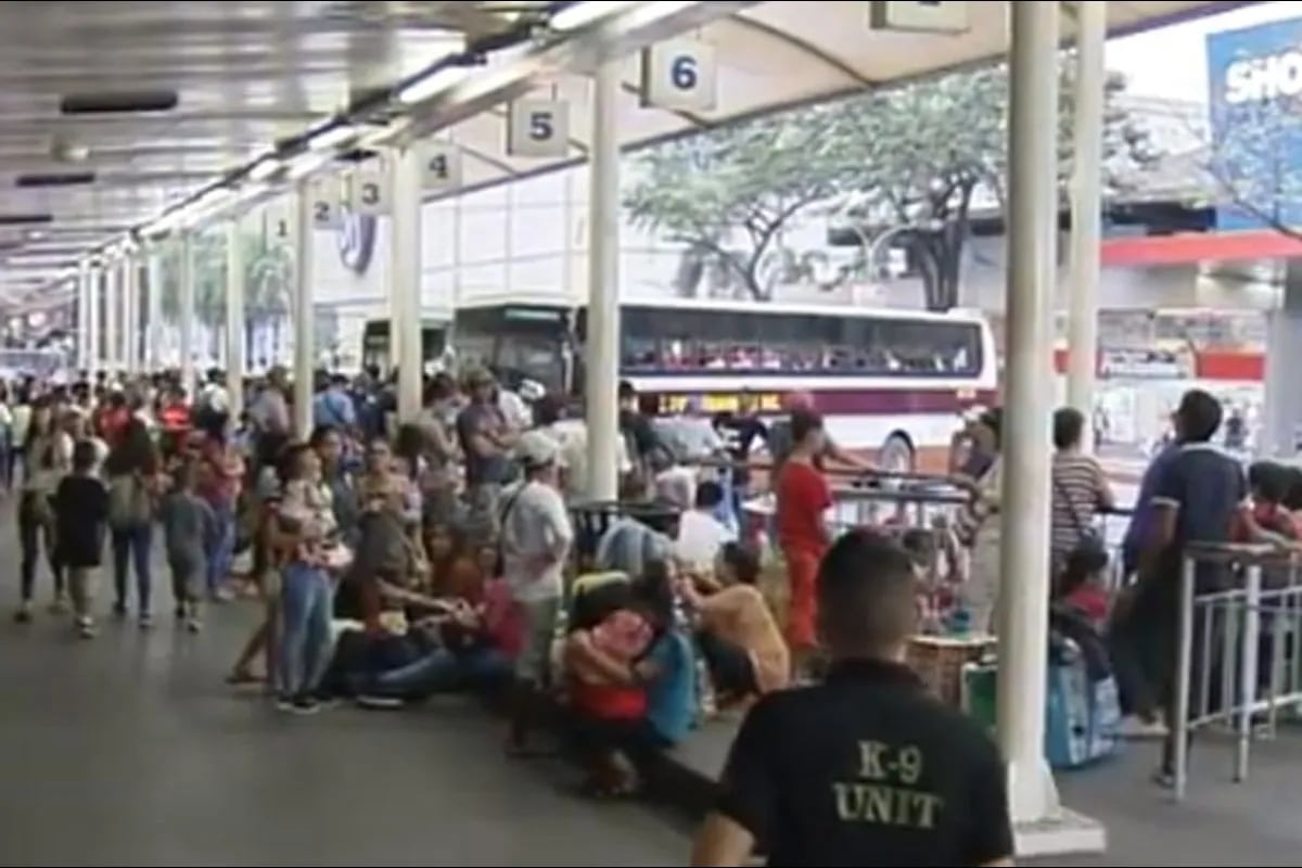 Passengers arrive at Araneta bus terminal after long weekend | ABS-CBN News