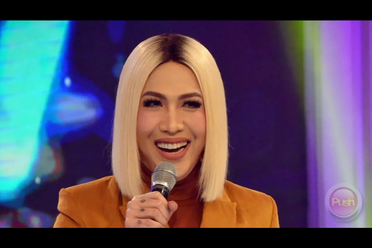 LOOK: Vice Ganda on the set of new show | ABS-CBN Entertainment
