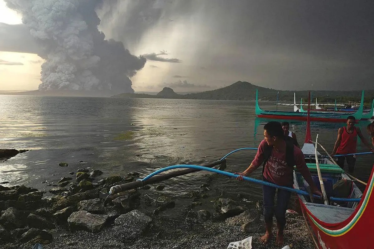 Taal ashfall damages Batangas fish pens | ABS-CBN News