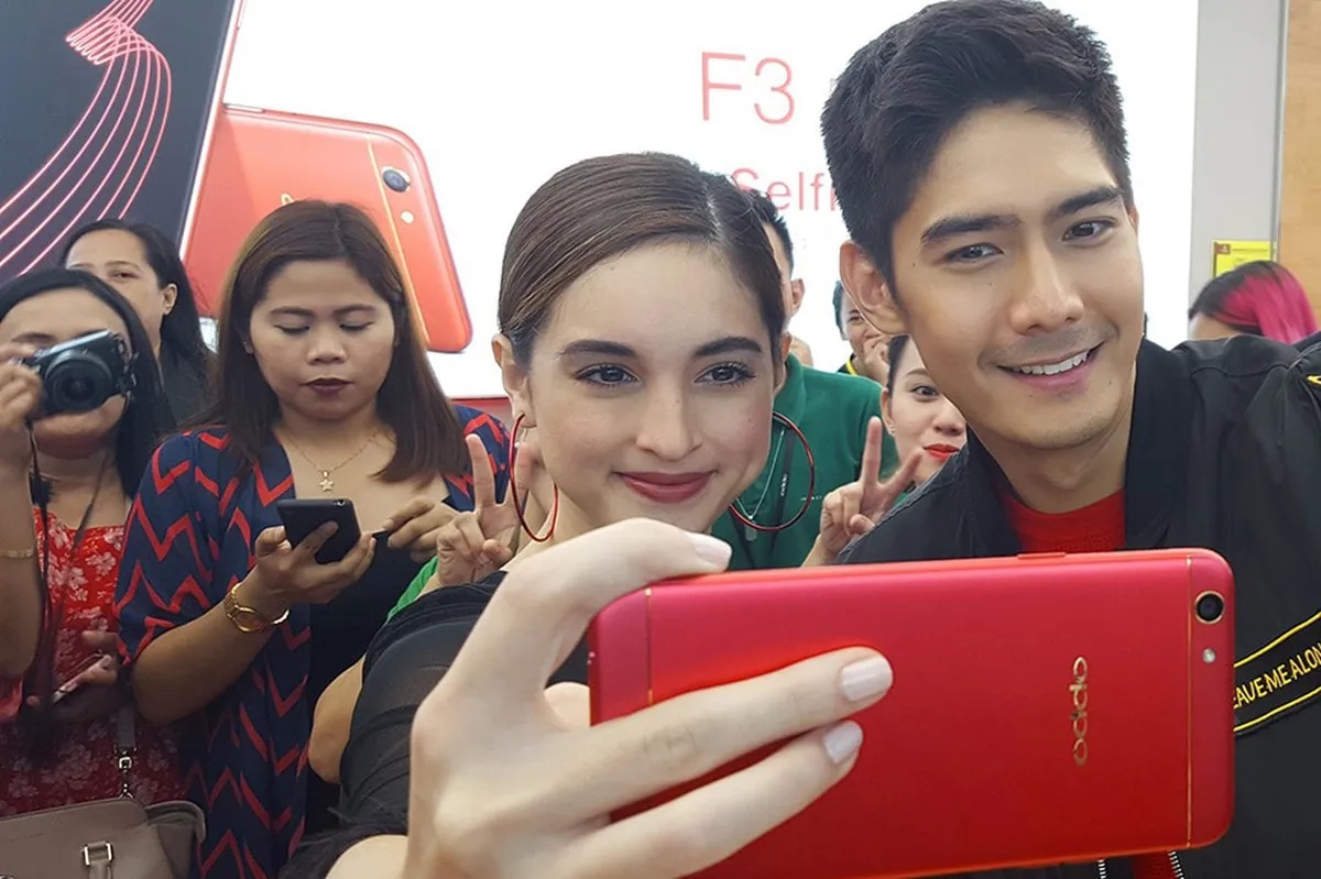 Robi and Coleen go stylishly loco with this Red smartphone | ABS-CBN ...