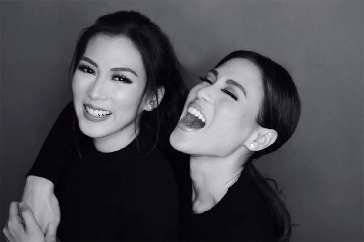 Toni, boto nga ba sa nobyo ni Alex? | ABS-CBN Entertainment