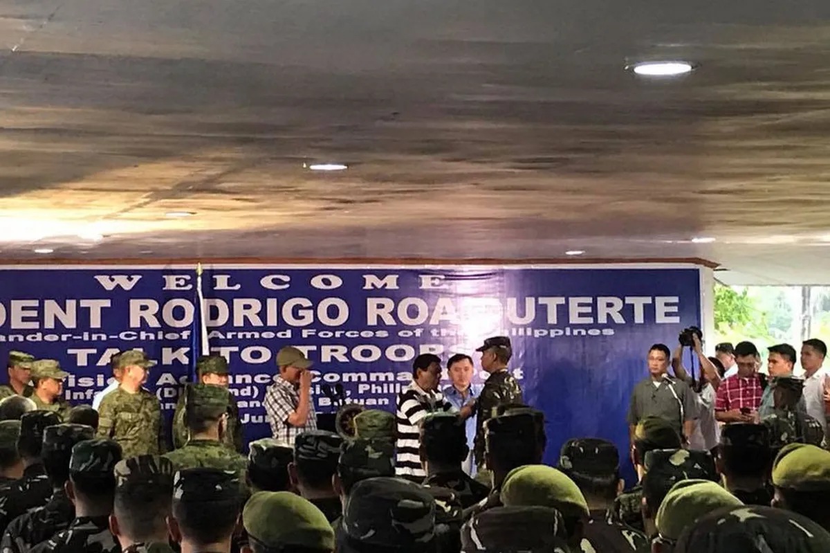 'I love you all': Duterte rallies troops as Marawi firefights rage on ...