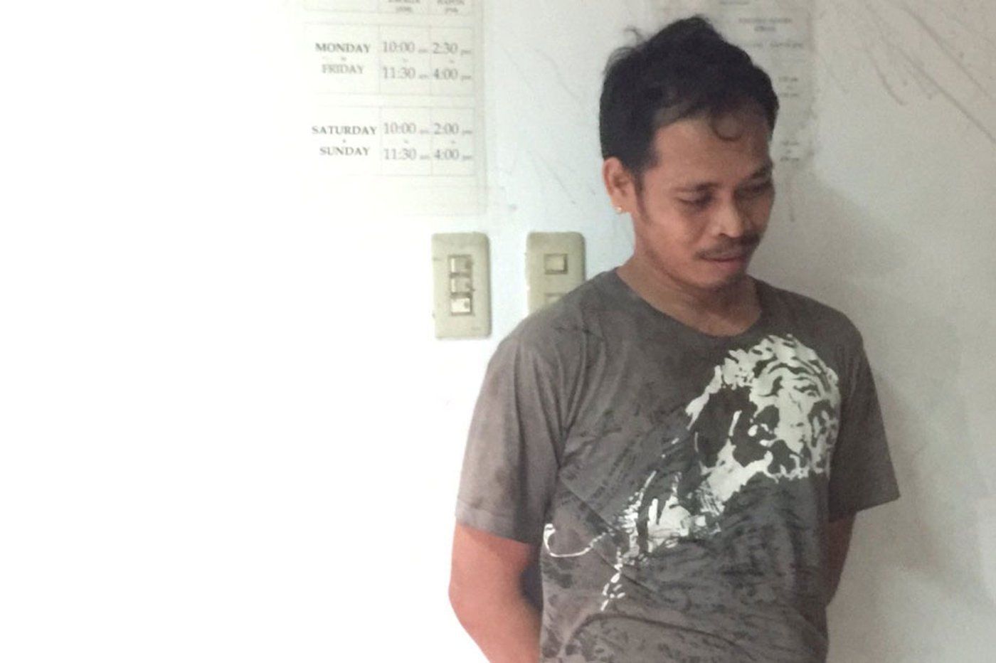 Lalaki nanghipo ng babae, sinugod pa ang bahay ng biktima | ABS-CBN News