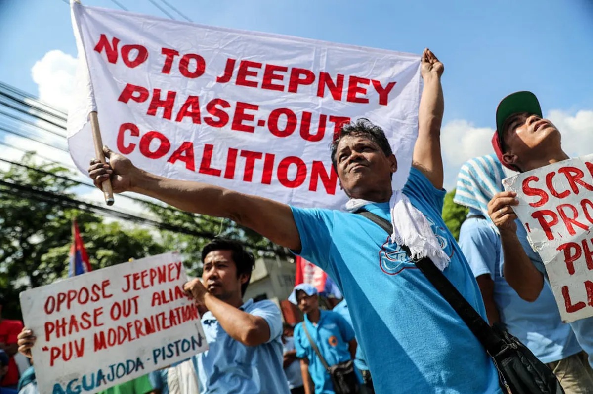 Jeepney drivers protest plan to phase out old PUJs anew | ABS-CBN News