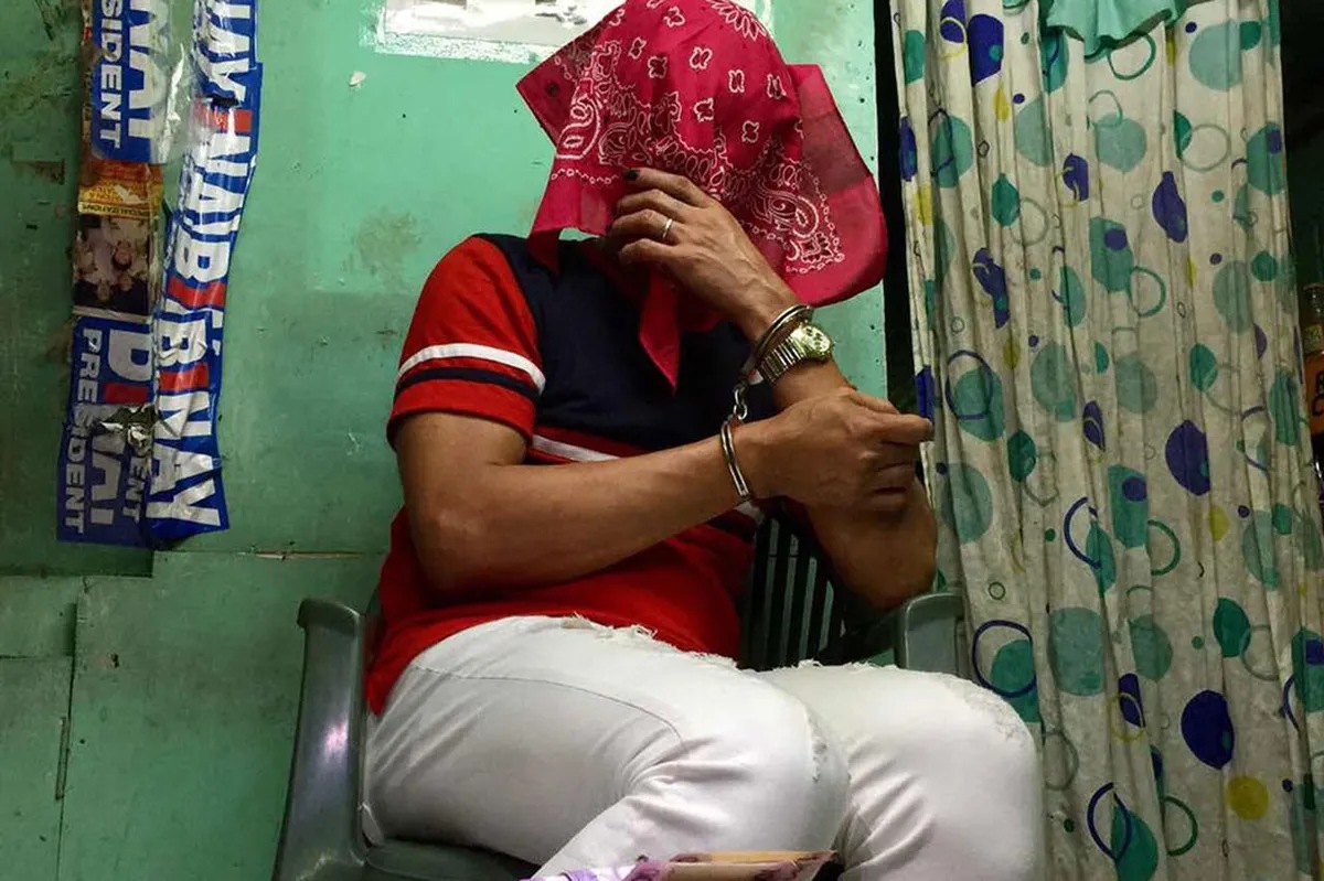 Lalaki, arestado sa buy-bust sa Cubao, QC | ABS-CBN News