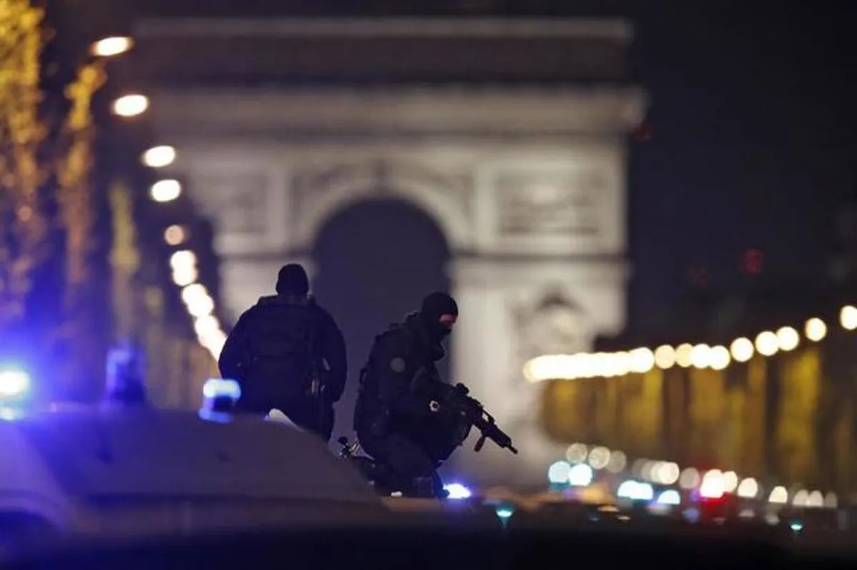 LOOK: Battle zone scenes at Paris Champs Elysees after drive-up police ...