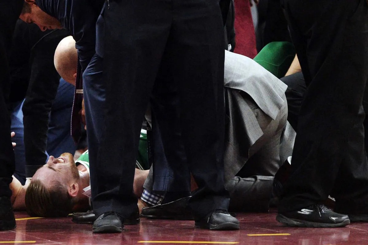 Hayward receives encouragement from NBA players who overcame injuries ...