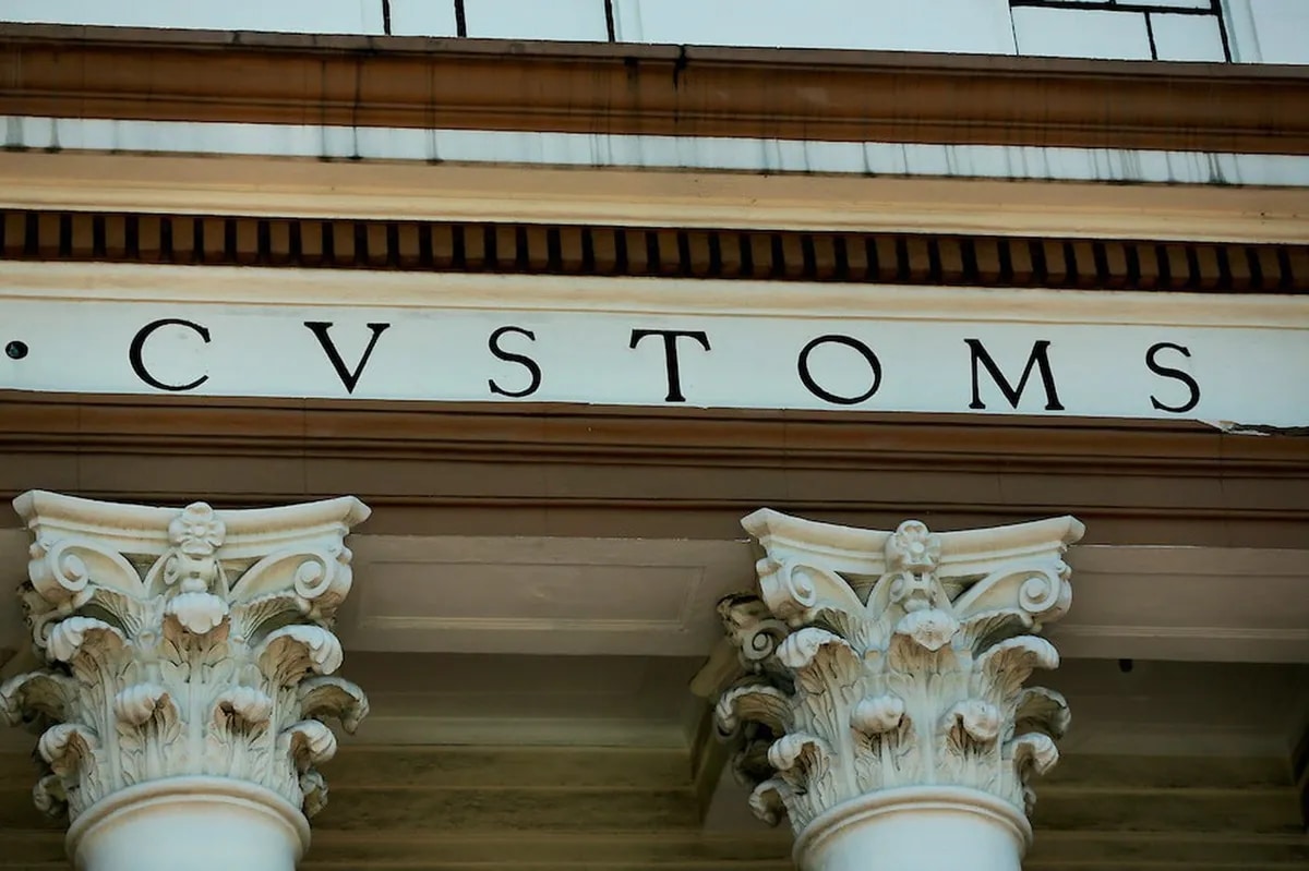 Customs urges businesses to use 'super green lanes' | ABS-CBN News