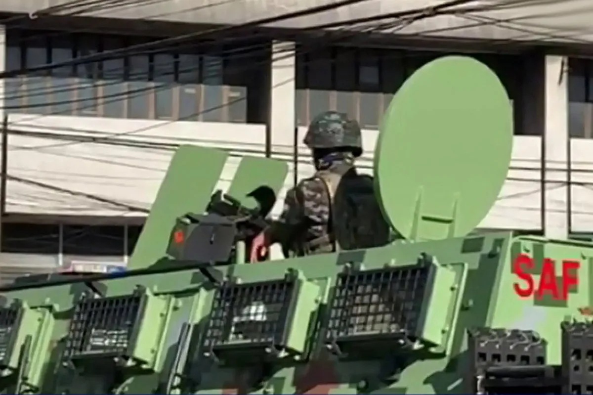 COVID-19 lockdown: PNP-SAF makes rounds at Blumentritt market | ABS-CBN News