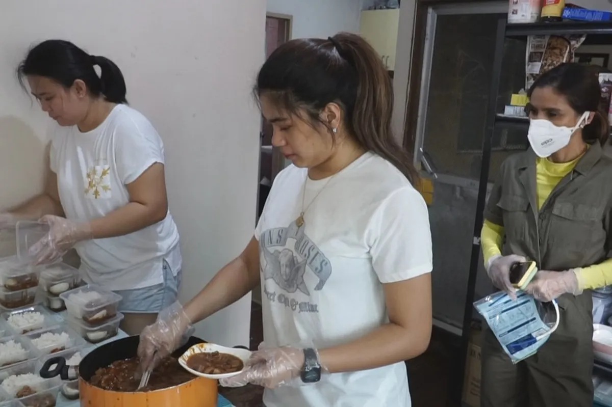 Lutong pagkain handog ng magkapatid sa ilang naapektuhan ng COVID-19 | ABS-CBN Lifestyle
