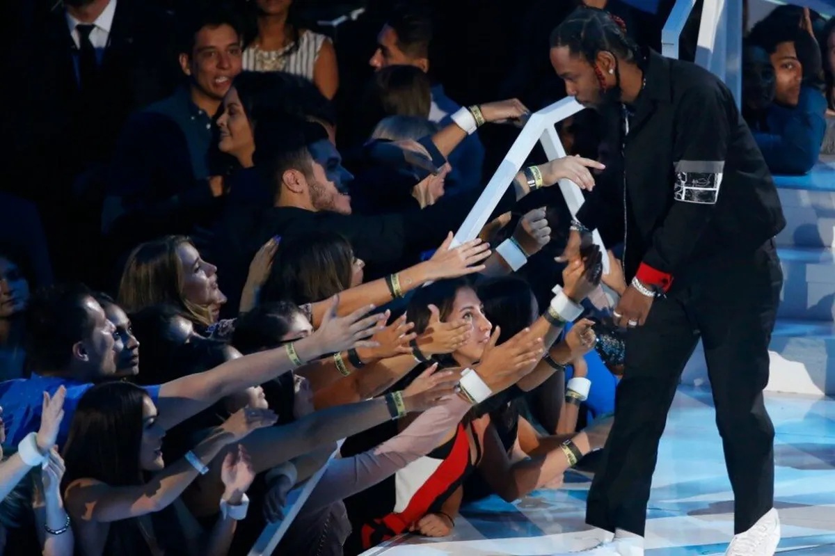 Rapper Lamar wins big, but absent Taylor Swift steals VMA show | ABS ...