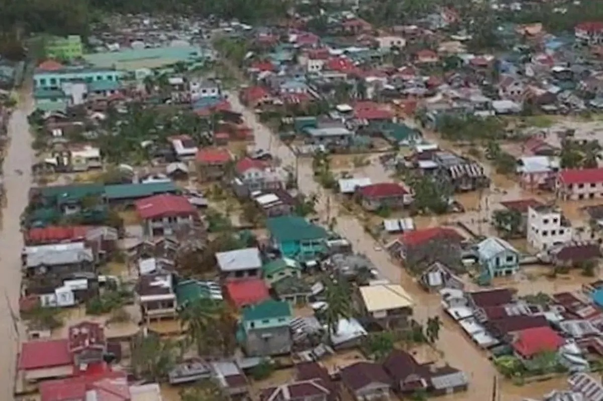 Malaking bahagi ng Jipapad, Eastern Samar balot ng putik | ABS-CBN News