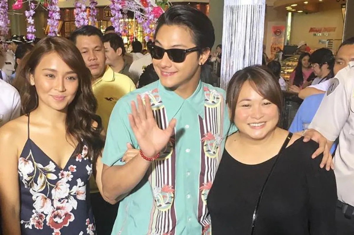 Fans at Kathryn-Daniel premiere quick to fall in love with new flick ...