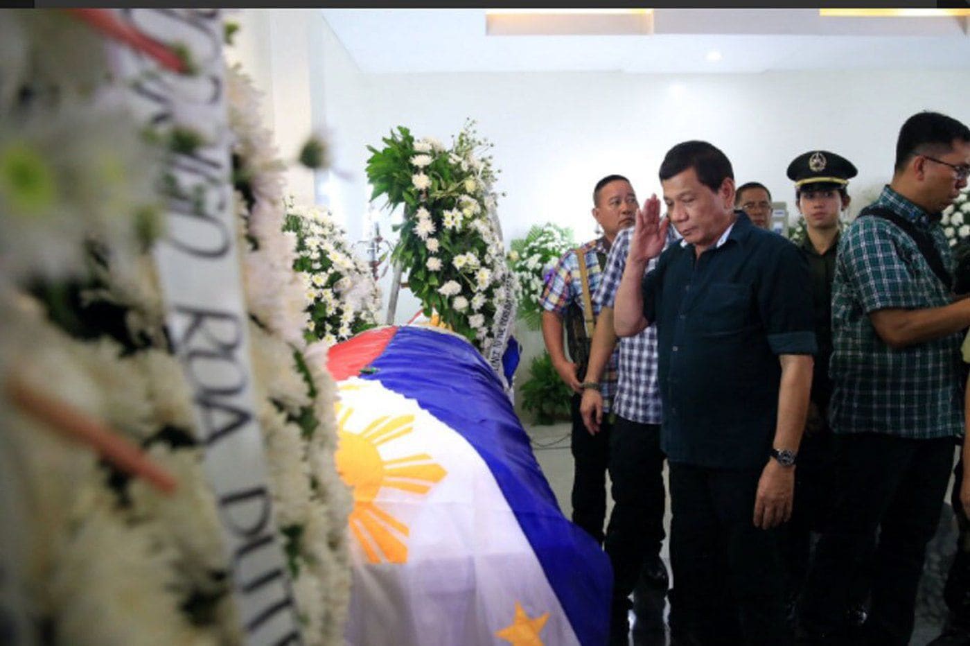 Duterte visits soldiers in Marawi, gives boost to troops | ABS-CBN News
