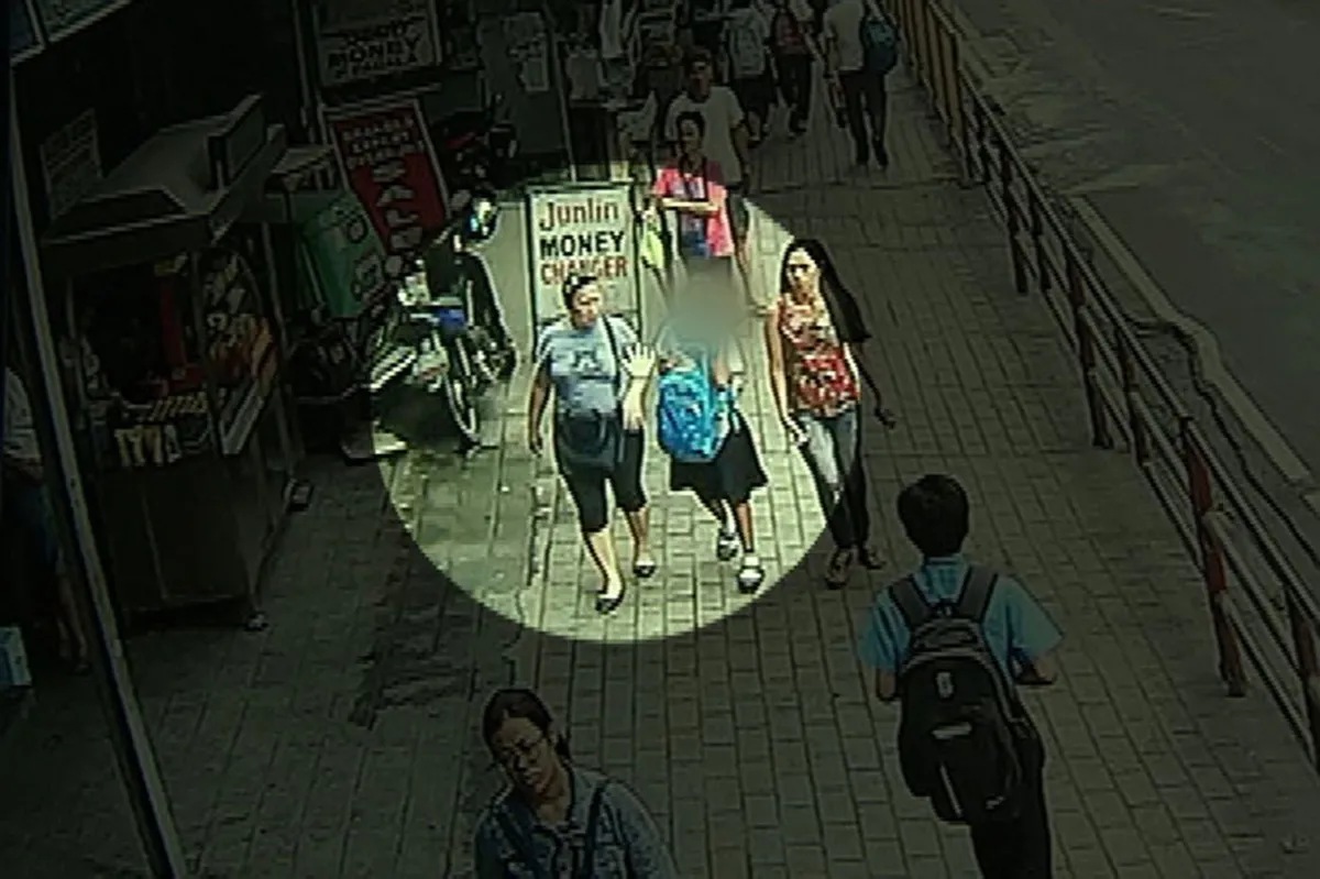 CCTV: 13-anyos na estudyante, na-budol-budol | ABS-CBN News